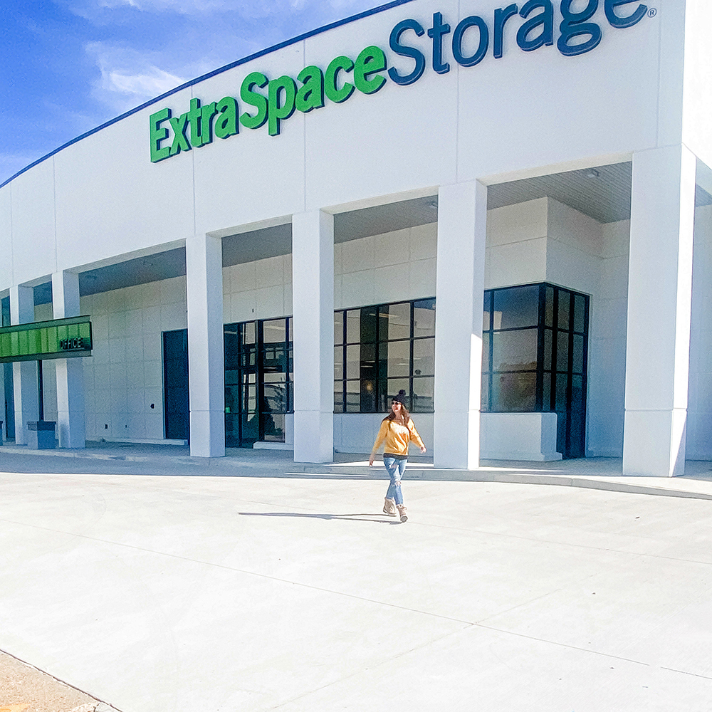 4 EASY WAYS TO TRANSFORM A DATED HOME EXTERIOR